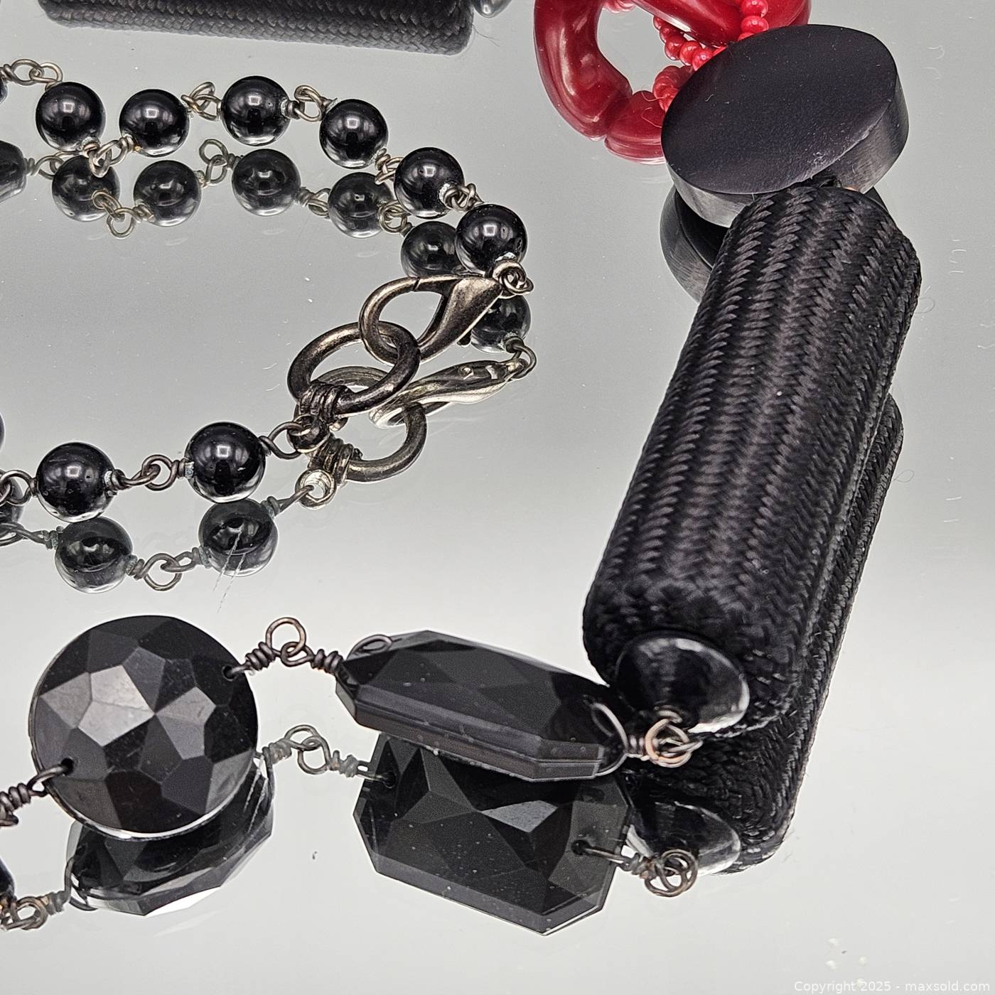 Bakelite Black And Red Statement Necklace 18in | Maxsold