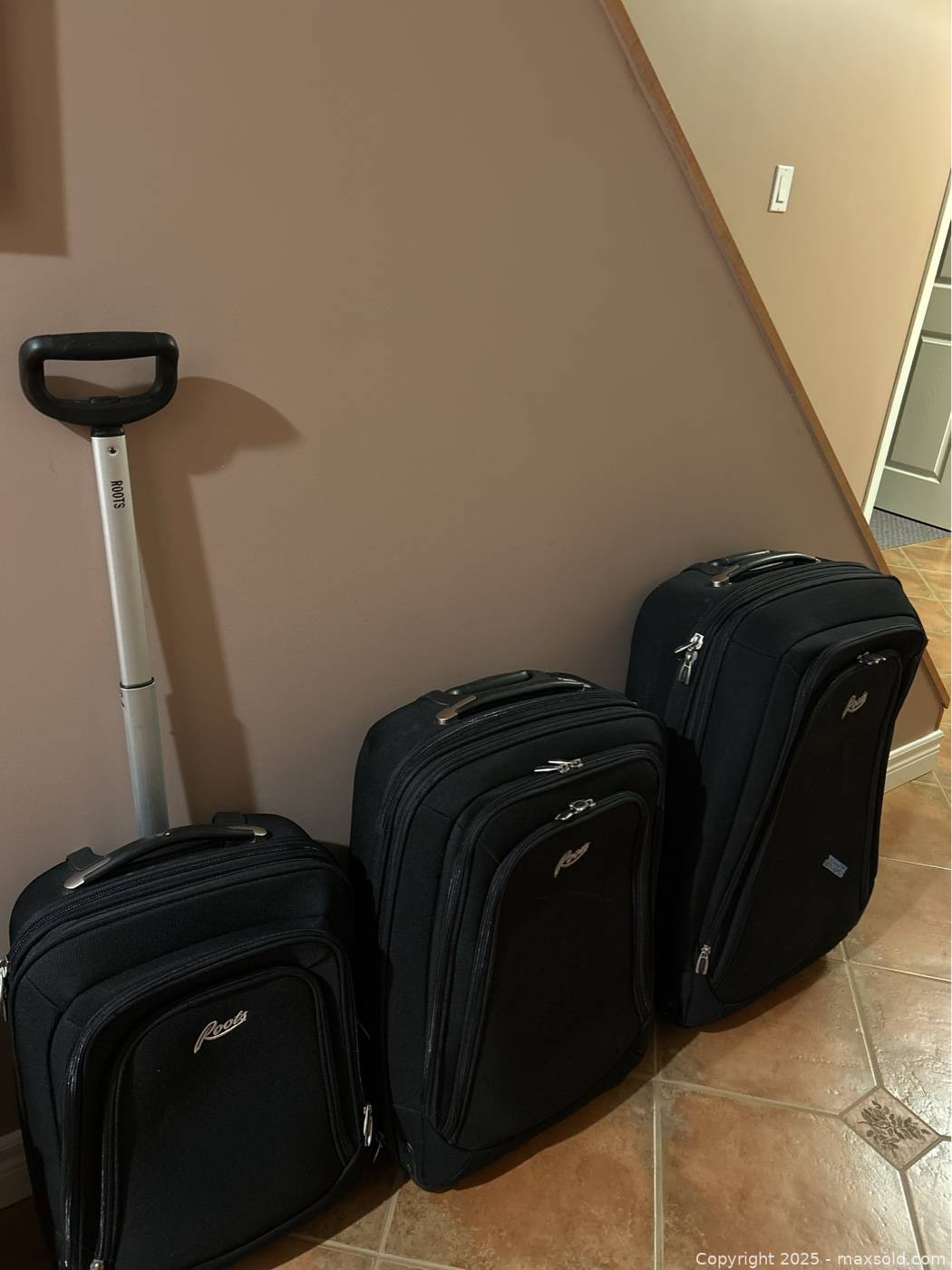 Roots 4-piece soft-sided luggage set | Maxsold