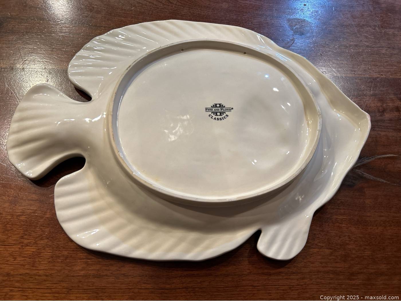 Fitz and Floyd Classics fish serving platter | Maxsold
