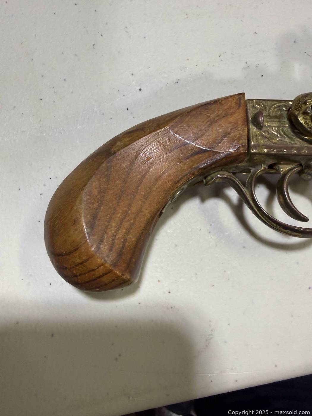 Decorative flintlock/pepperbox pistol replica | Maxsold