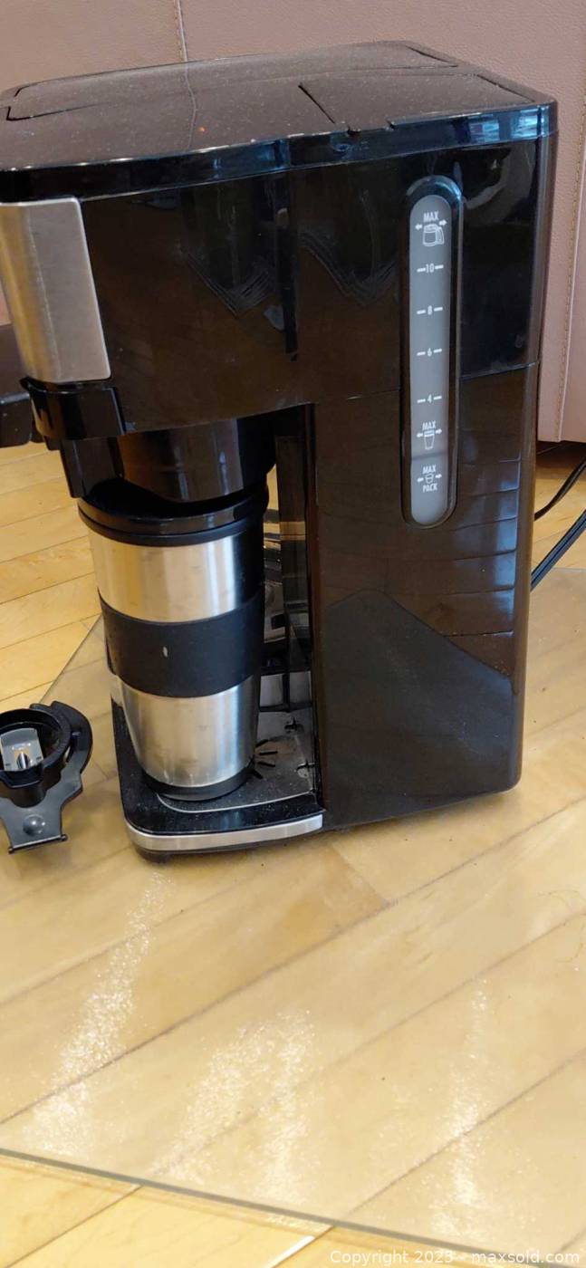 Hamilton Beach FlexBrew two-way coffee maker | Maxsold