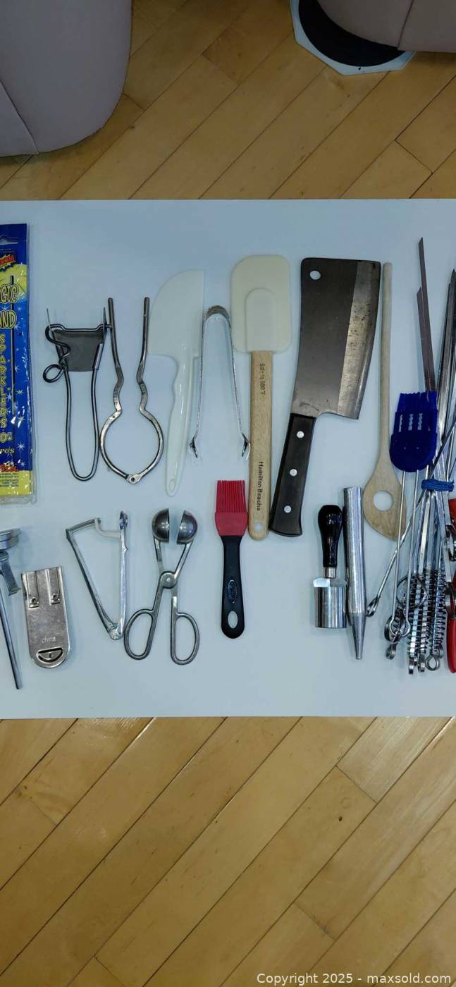 Approximately 40 mixed kitchen utensils | Maxsold