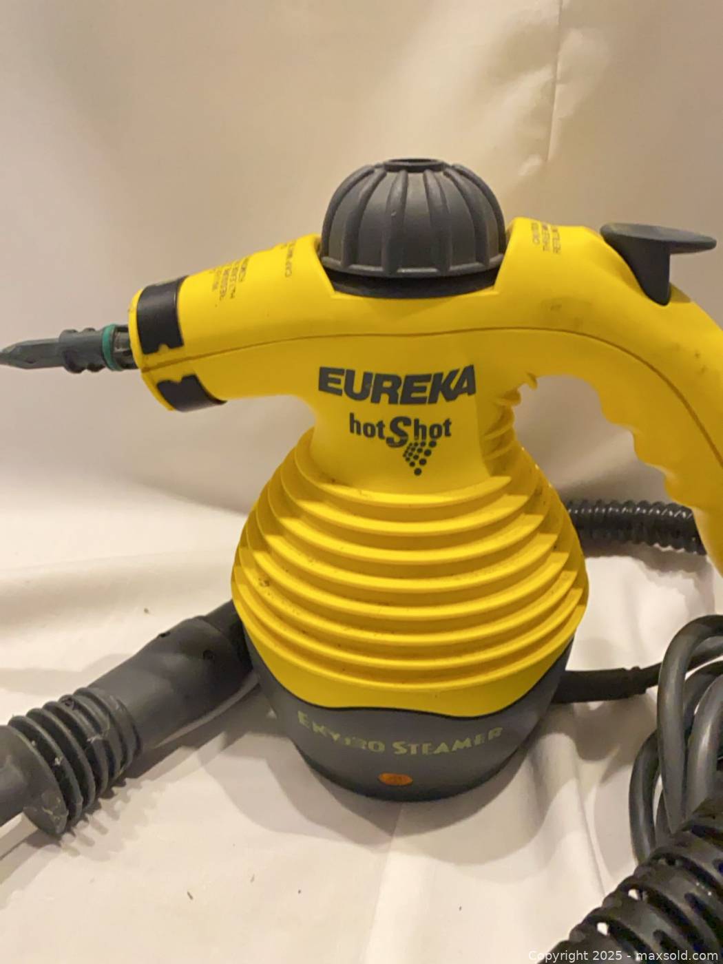 Eureka Hot Shot Enviro Steamer handheld steam cleaner | Maxsold