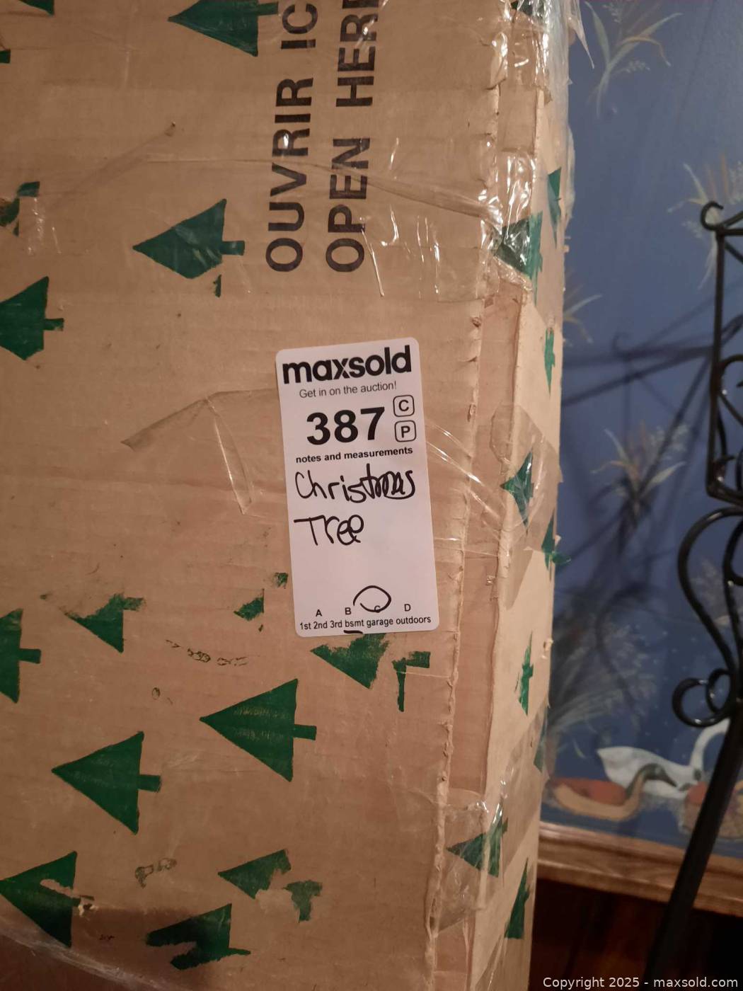 Barcana Artificial Christmas Tree in Box | Maxsold