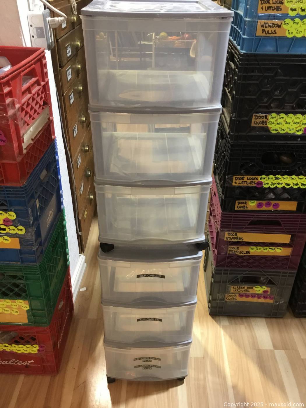 2 plastic rolling drawer units | Maxsold