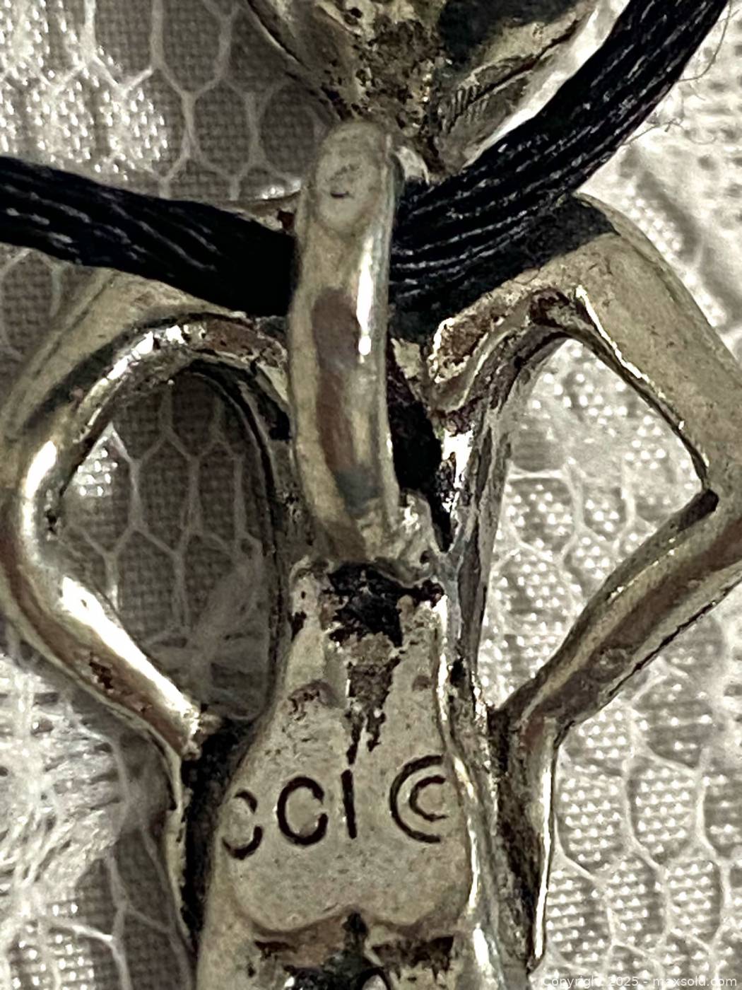 Alien Pendant Necklace | Maxsold
