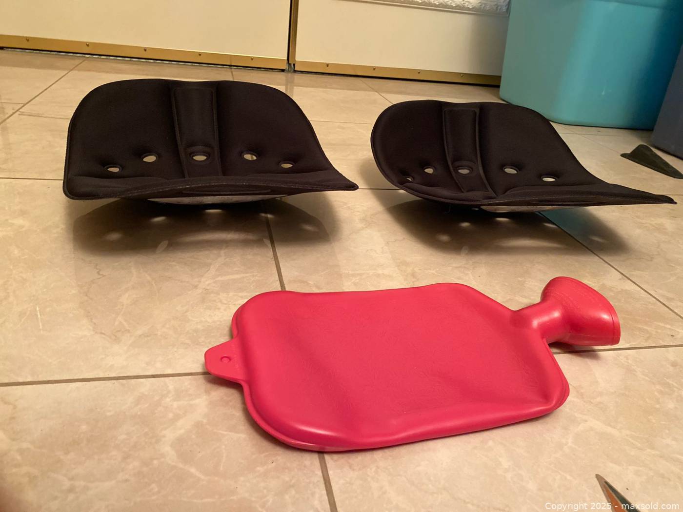 BackJoy Core seat supports with hot water bottle | Maxsold