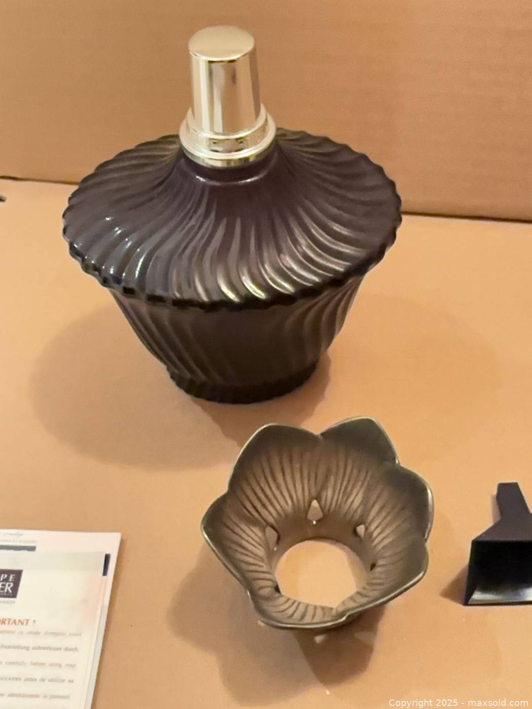 Lampe Berger pressed glass fragrance lamp | Maxsold