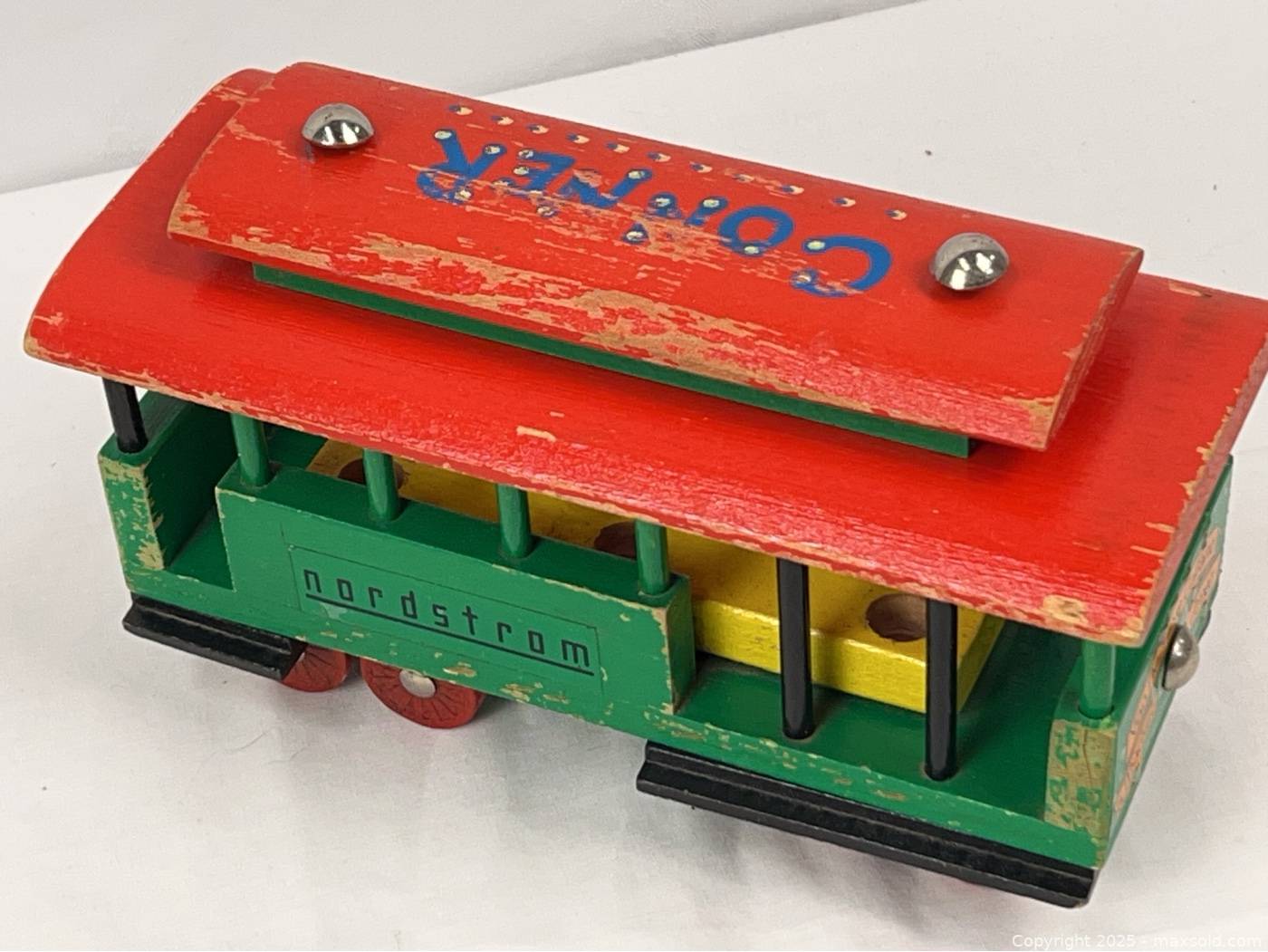 Wooden toy trolleys and Christmas wagons | Maxsold