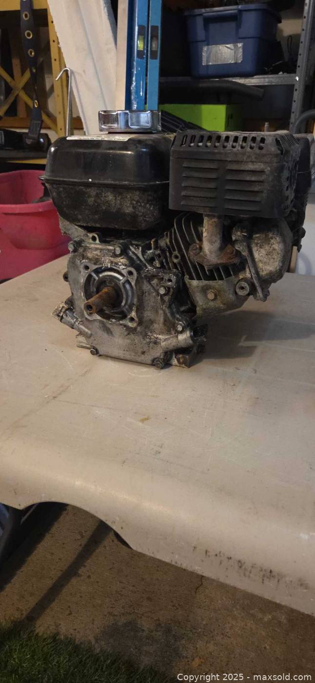 Honda GX120 small gasoline engine | Maxsold