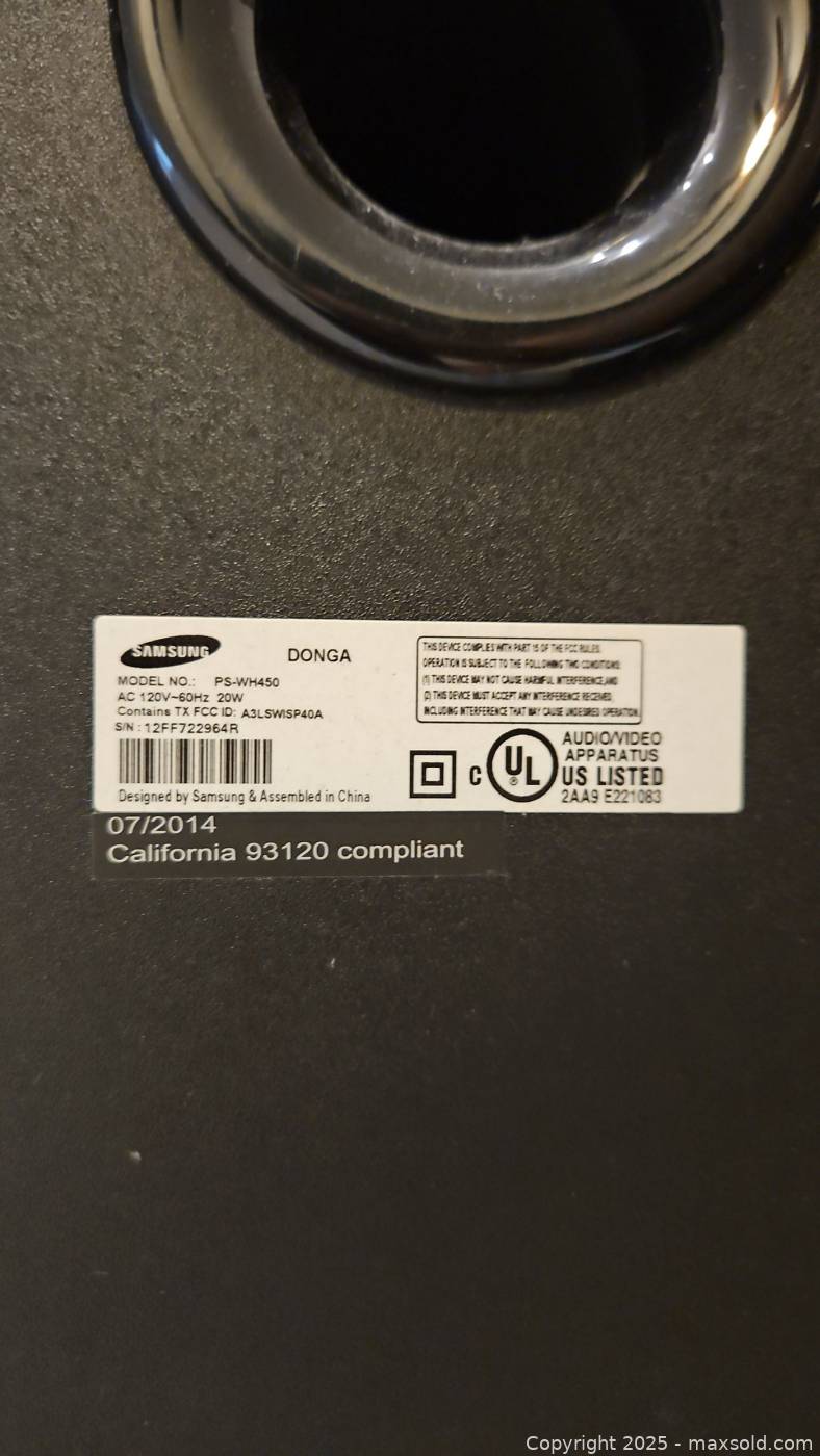 Samsung soundbar with wireless subwoofer and remote | Maxsold