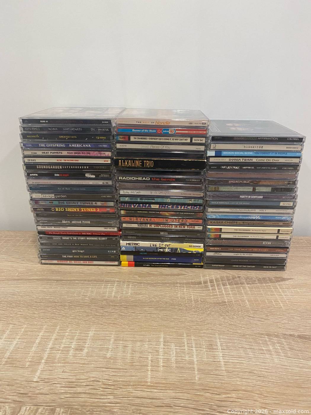 64 Music CDs Rock Alternative Grunge 80s/90s | Maxsold
