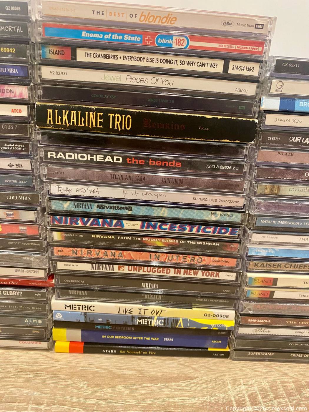64 Music CDs Rock Alternative Grunge 80s/90s | Maxsold