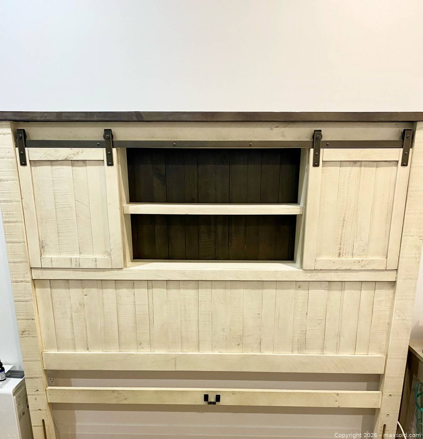 Jofran Madison County Queen Barn Door Headboard | Maxsold