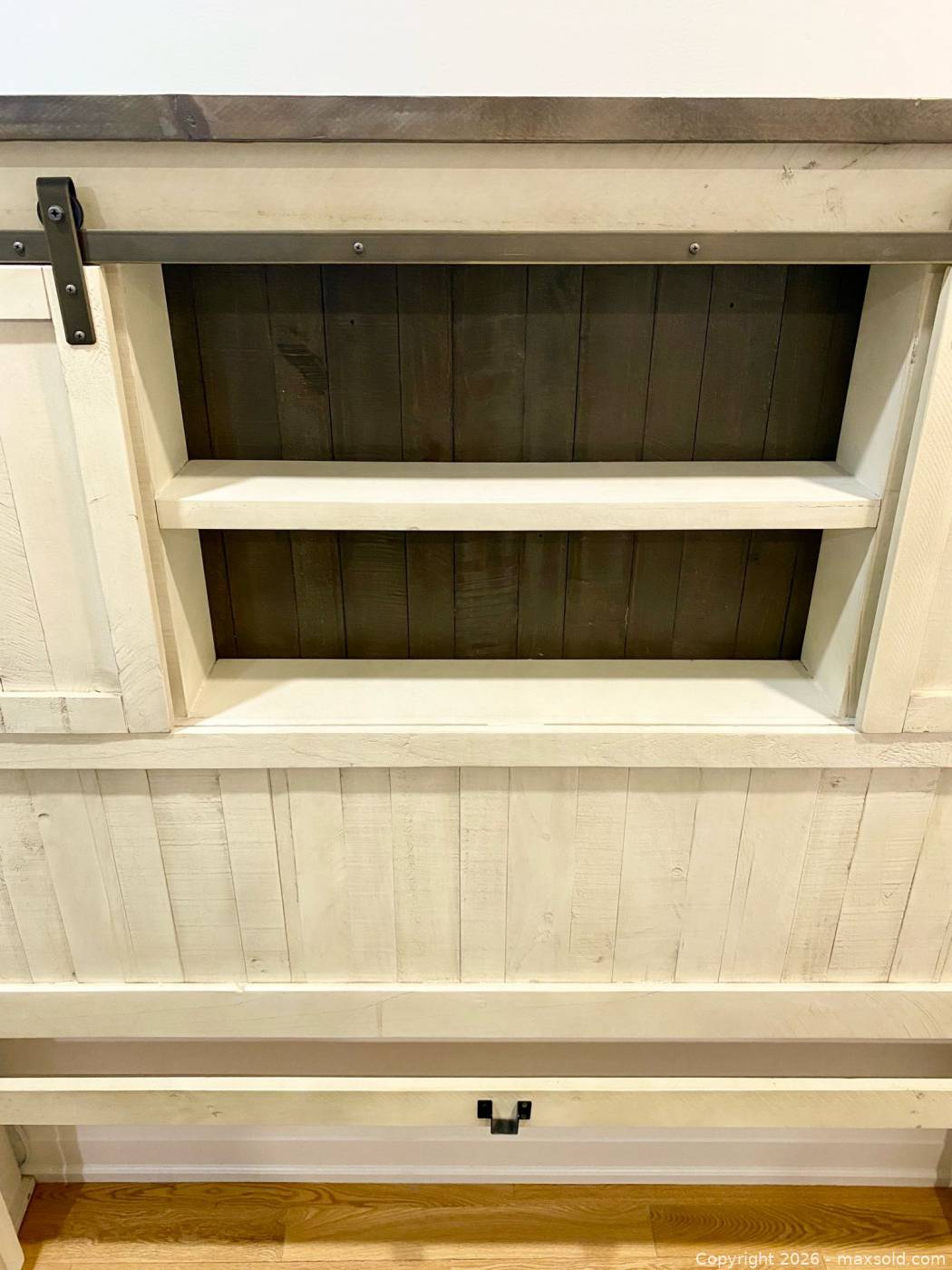 Jofran Madison County Queen Barn Door Headboard | Maxsold