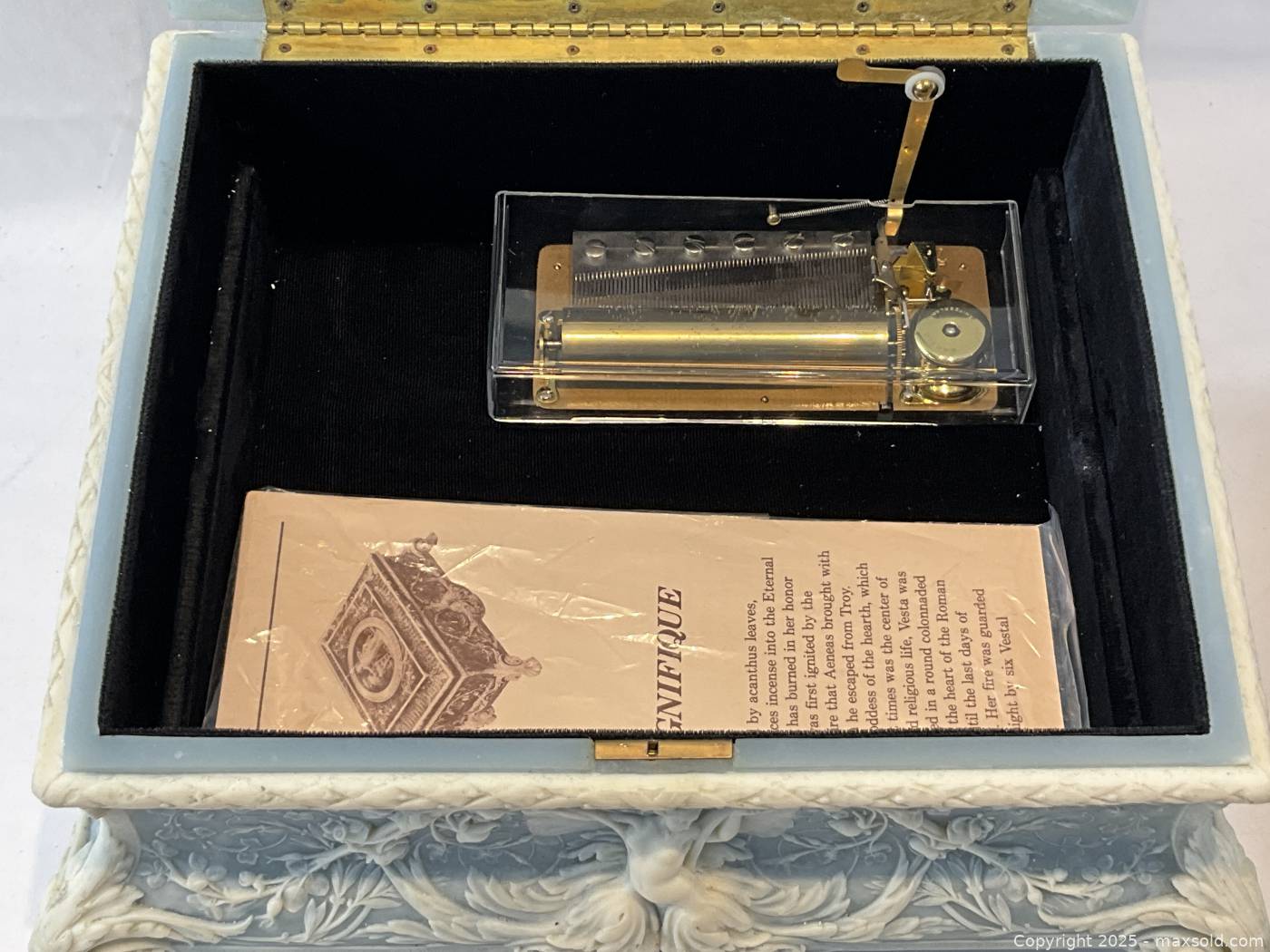 Incolay Studios "Le Magnifique" limited edition sapphire blue musical ...