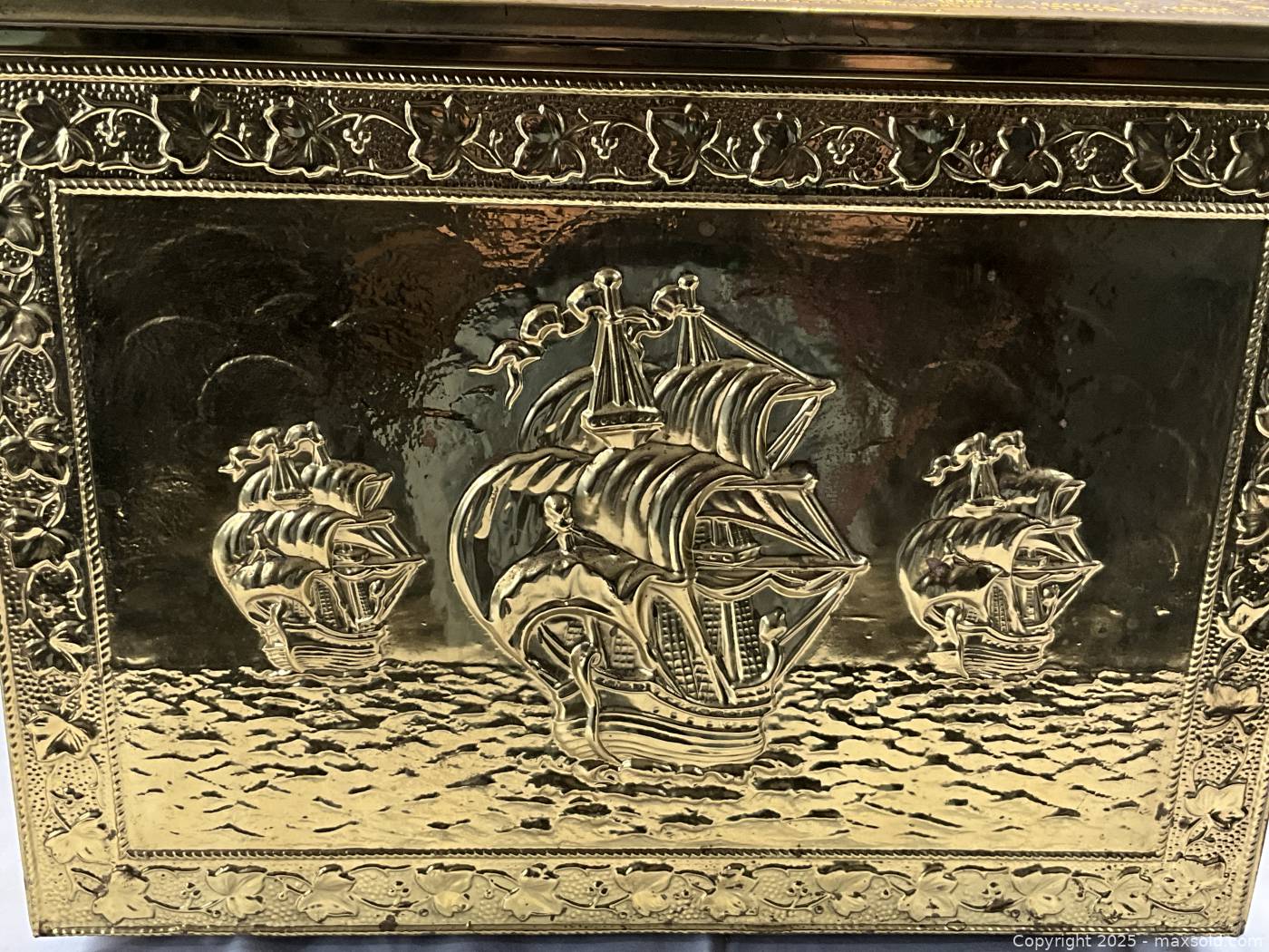 Ornate brass coal/kindling box | Maxsold