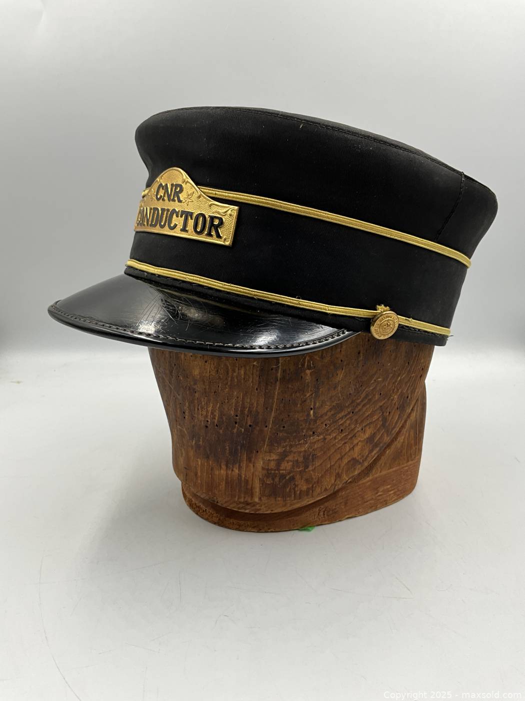 Vintage Canadian National Railway conductor hat | Maxsold