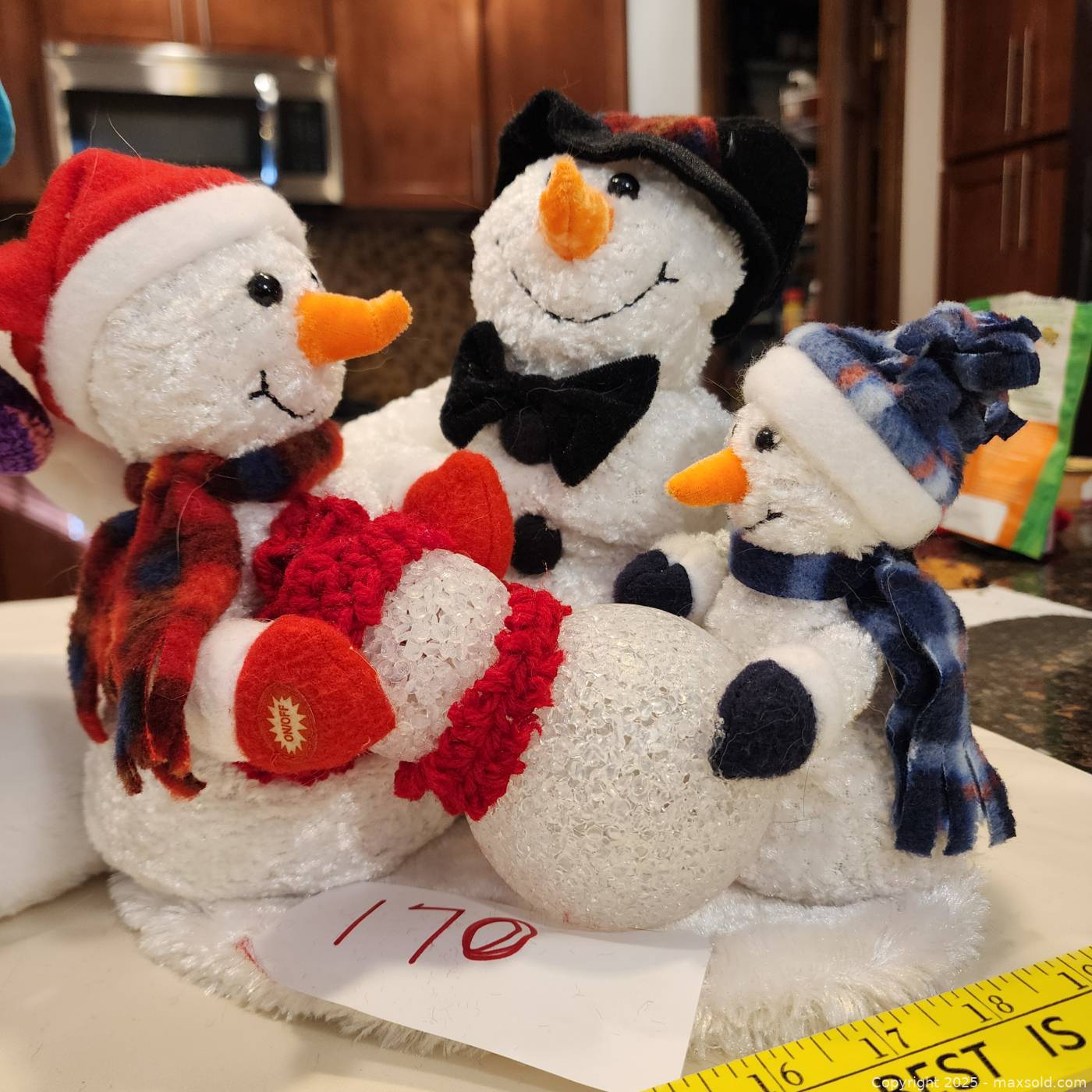 Animated Musical Dancing Singing Snowmen | Maxsold