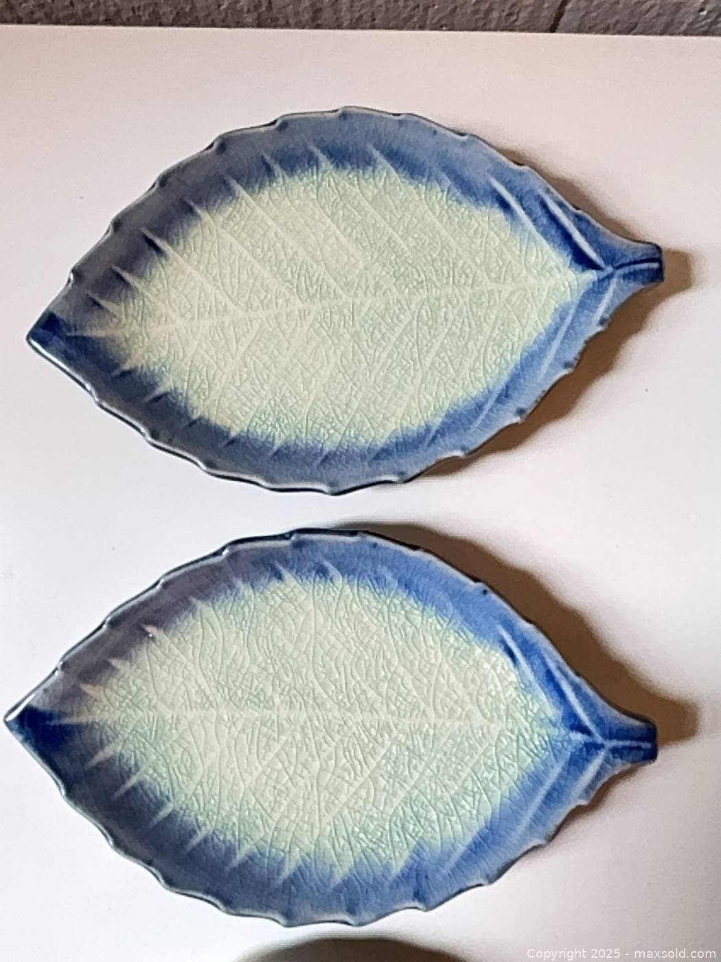 Ceramic sushi servers, leaf plates, rests & roll makers | Maxsold