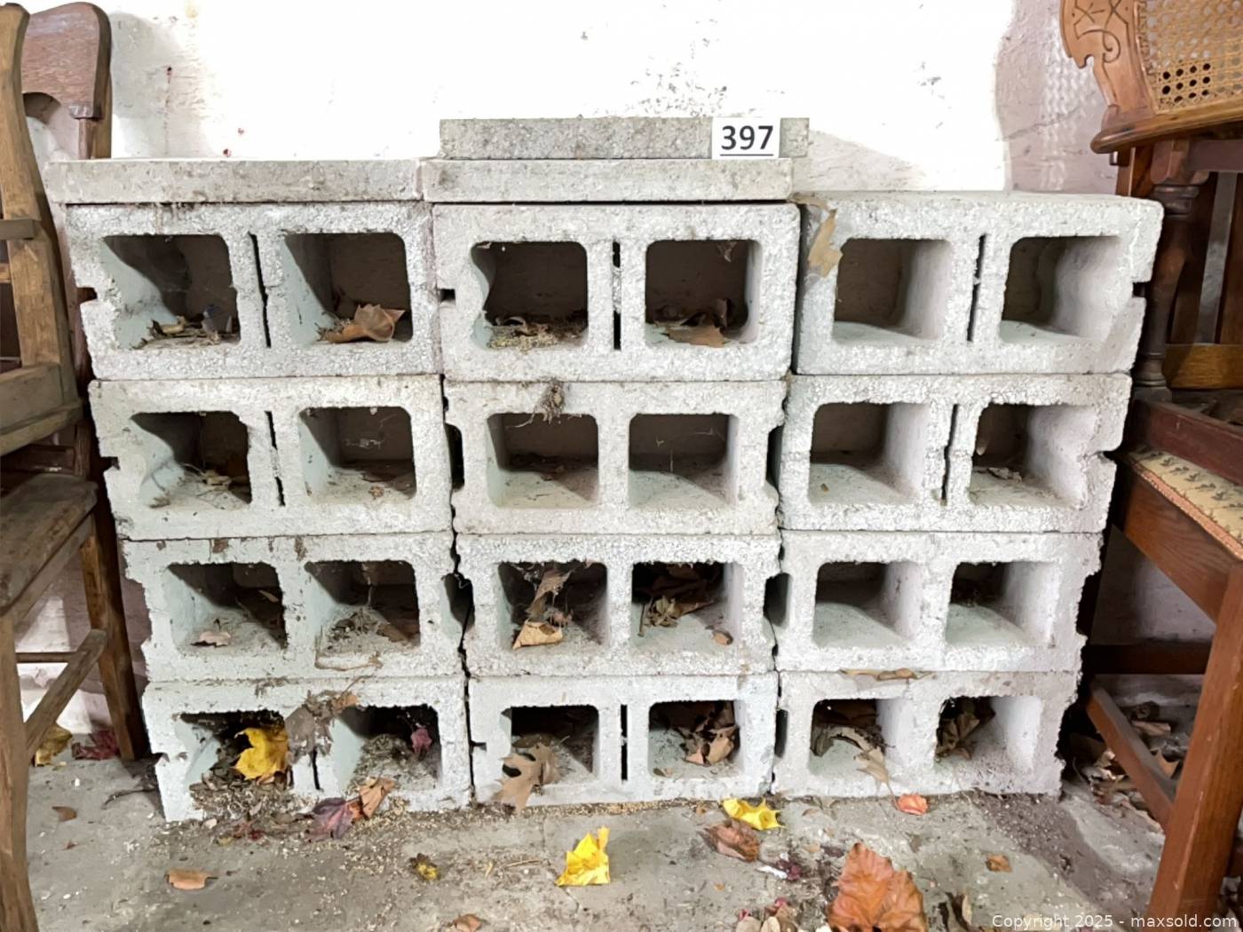 Concrete cinder blocks and caps | Maxsold