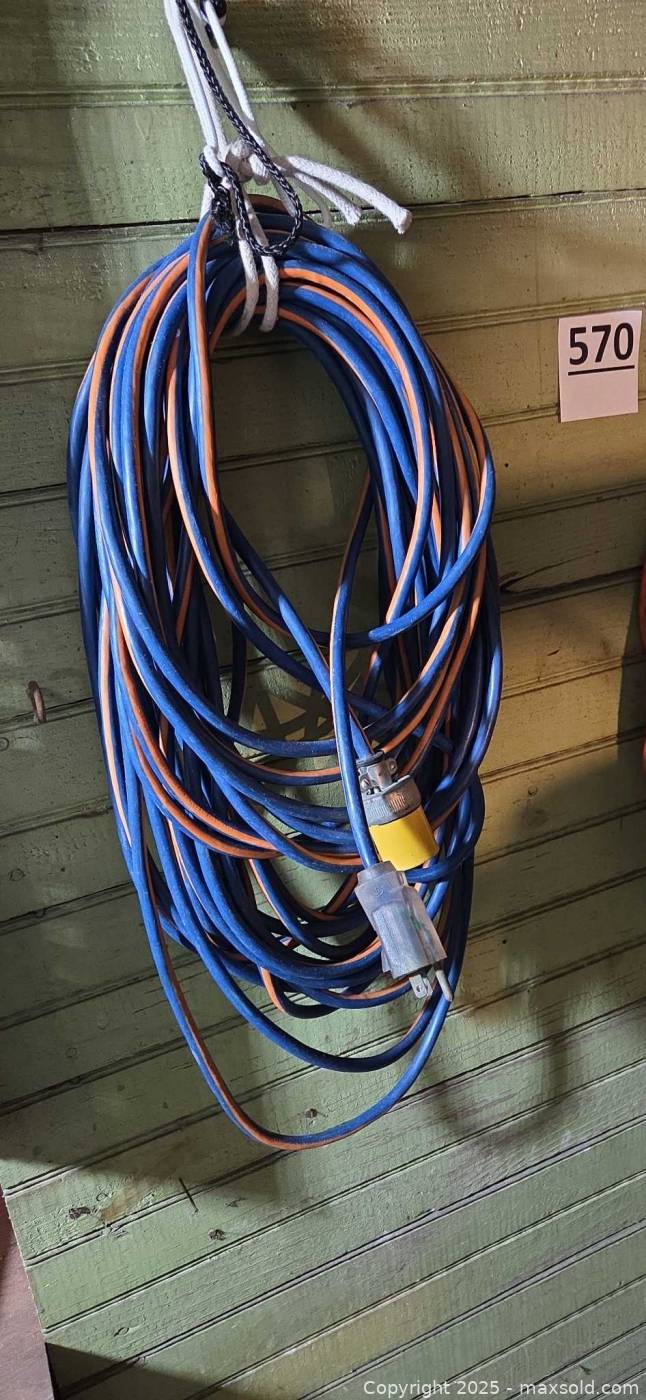 3 heavy-duty extension cords | Maxsold