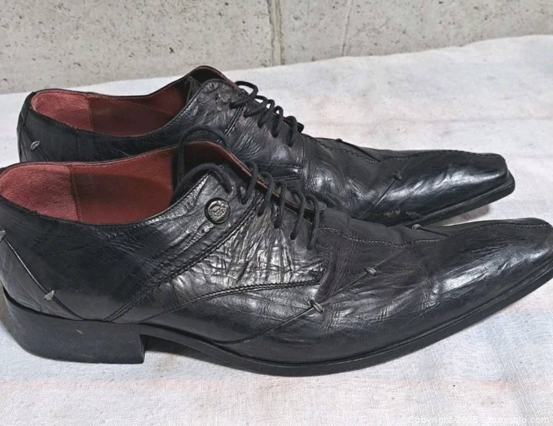 JH Ghost long tip leather shoes size US 9 | Maxsold