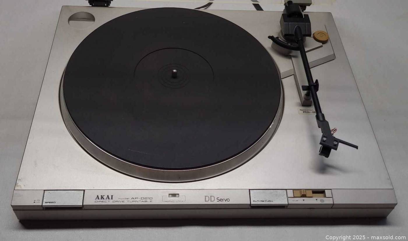 Akai AP-D210 direct drive turntable | Maxsold
