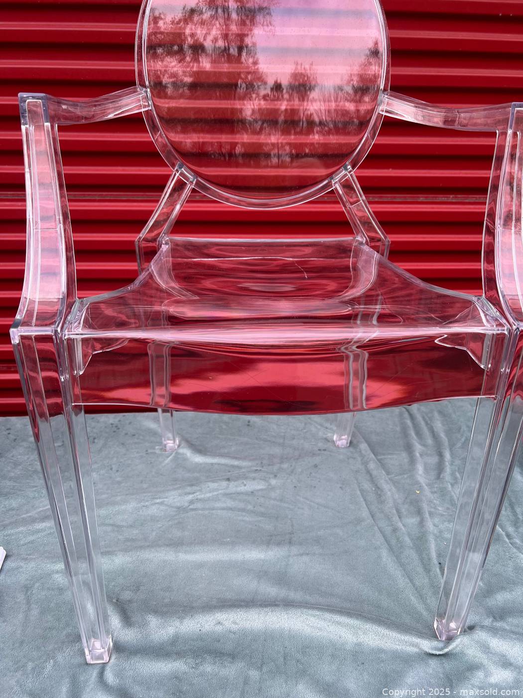 Clear polycarbonate ghost armchair | Maxsold