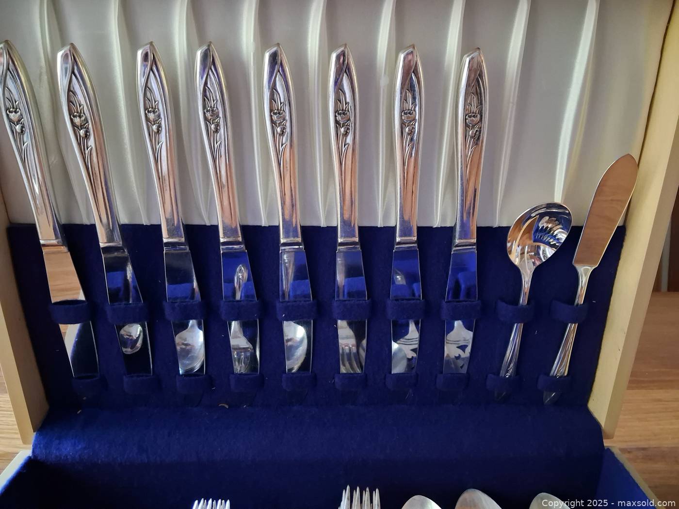 International Silver Silver Tulip 54-Piece Silverplate Flatware Service ...