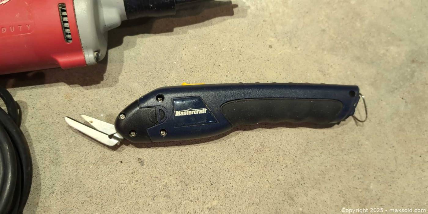 Milwaukee Screw Gun, Hopper, Drill, Tools | Maxsold