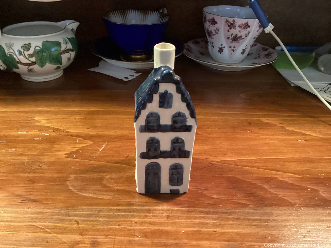 KLM Delft Blue Miniature House 18 | Maxsold