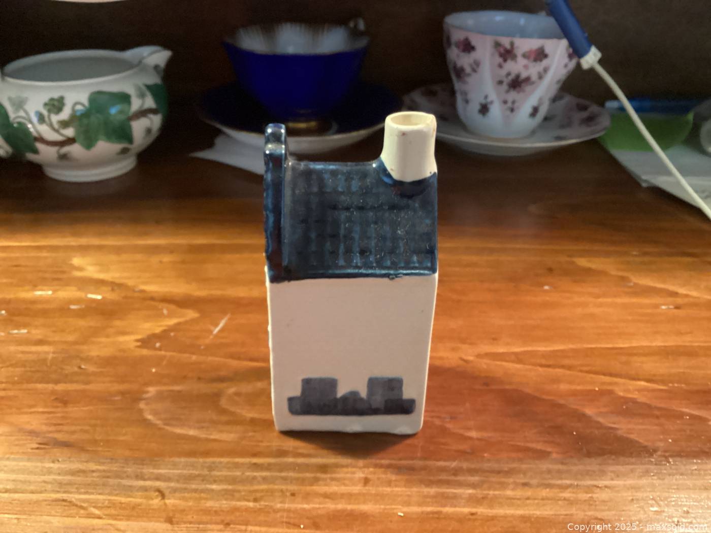 KLM Delft Blue Miniature House 18 | Maxsold