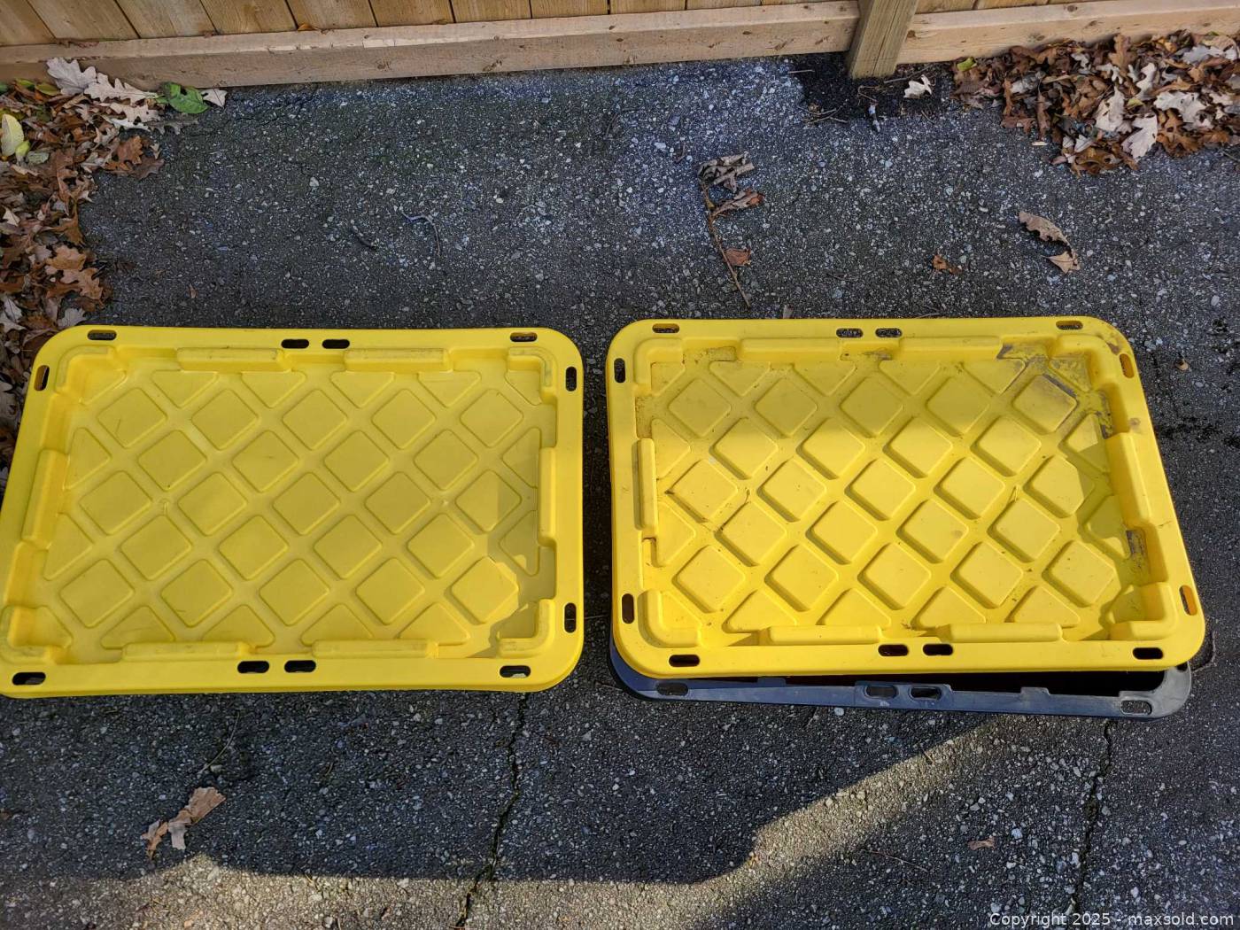 Hard plastic storage boxes | Maxsold