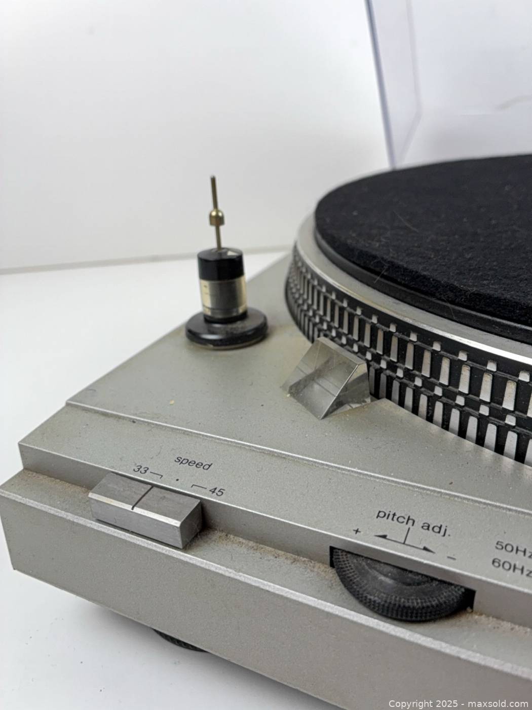 Technics SL-D1 Turntable with Pickering Cartridge | Maxsold