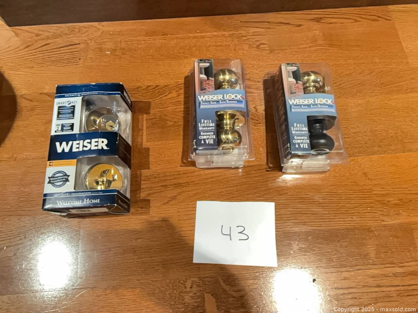 Weiser deadbolt and two privacy door knob sets | Maxsold