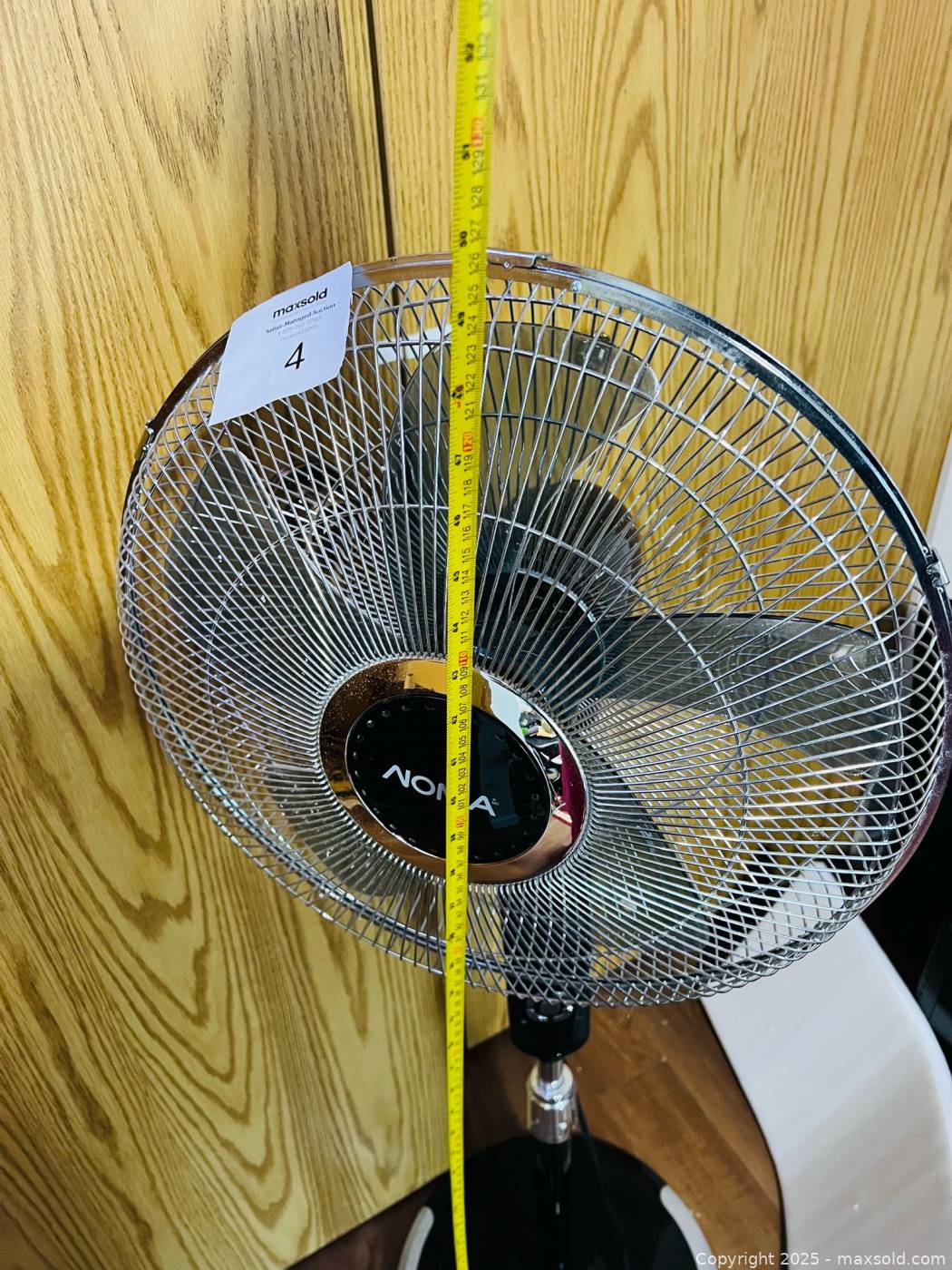 Noma extendable pedestal fan with remote | Maxsold