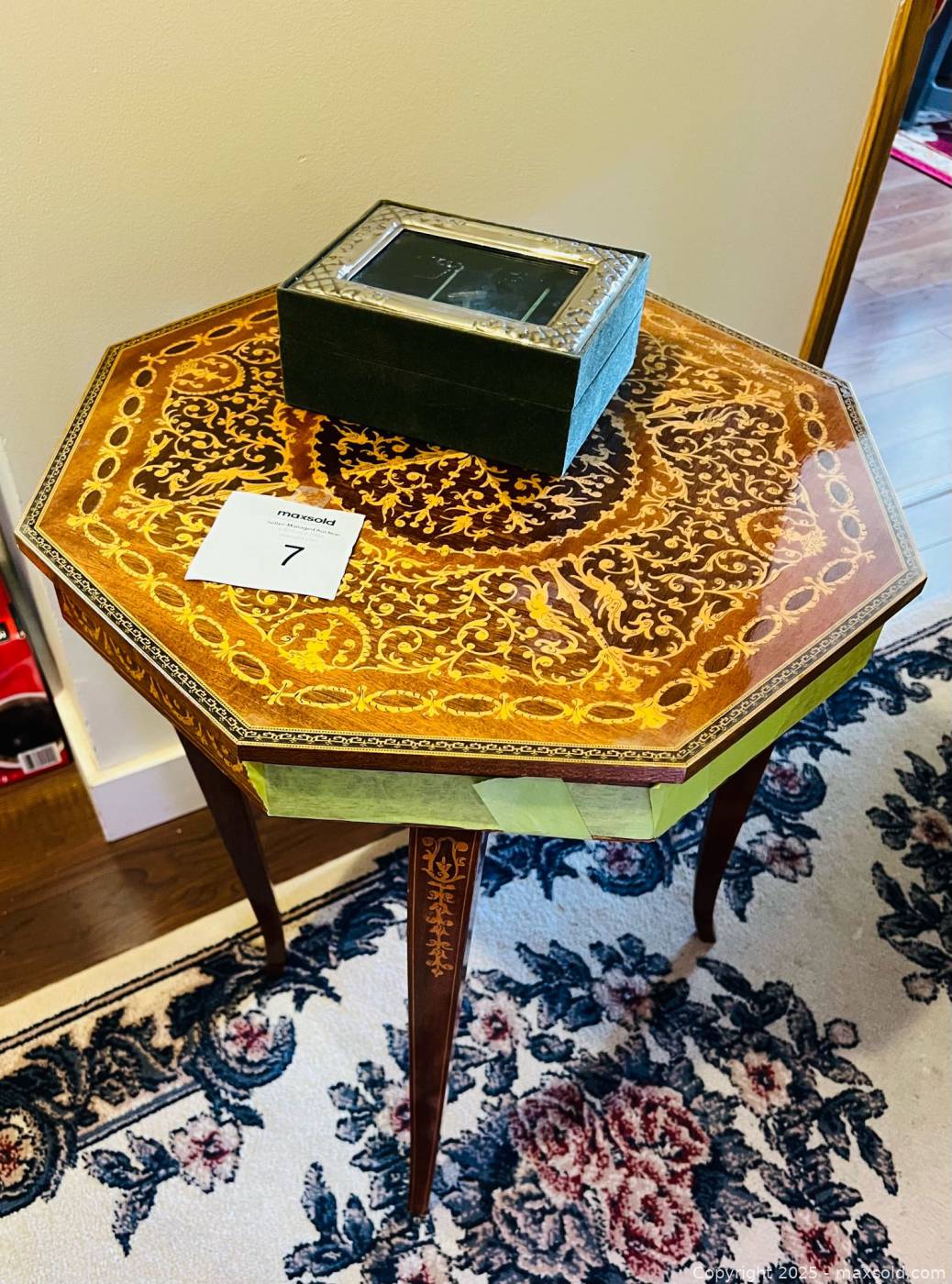 Vintage Italian Rouge music box table with small music jewellery box ...