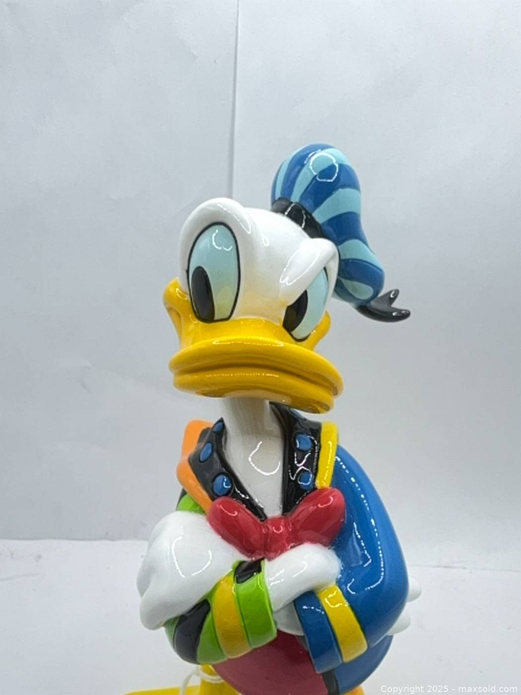 Enesco Disney Britto Donald Duck figurine 6008527 | Maxsold