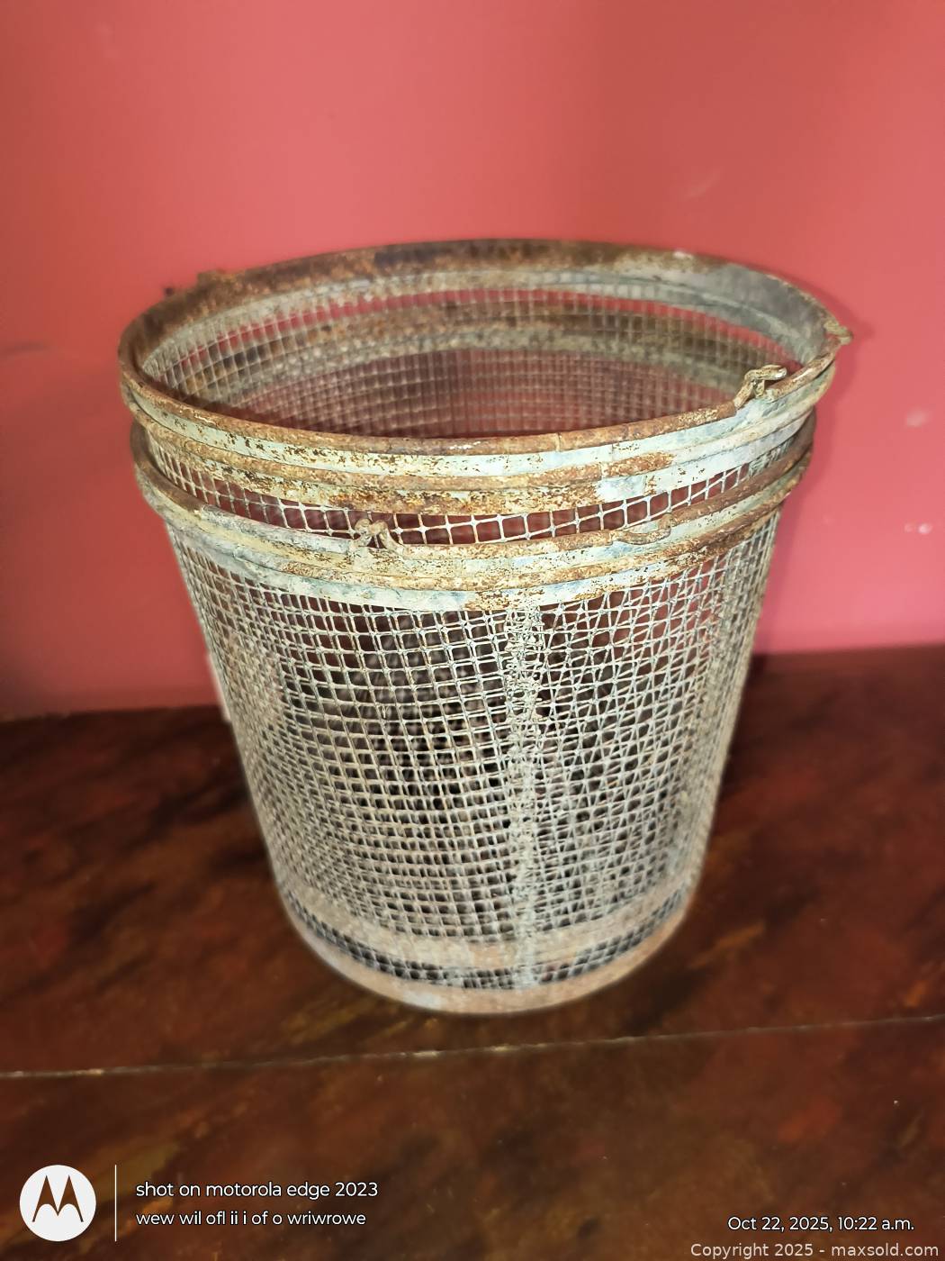 Metal wire mesh minnow traps, 2 pcs | Maxsold