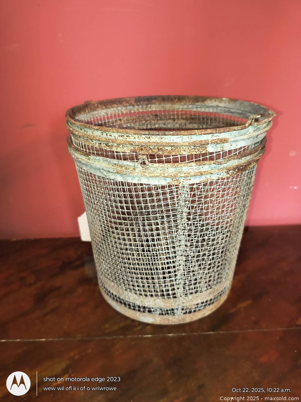 Metal wire mesh minnow traps, 2 pcs | Maxsold