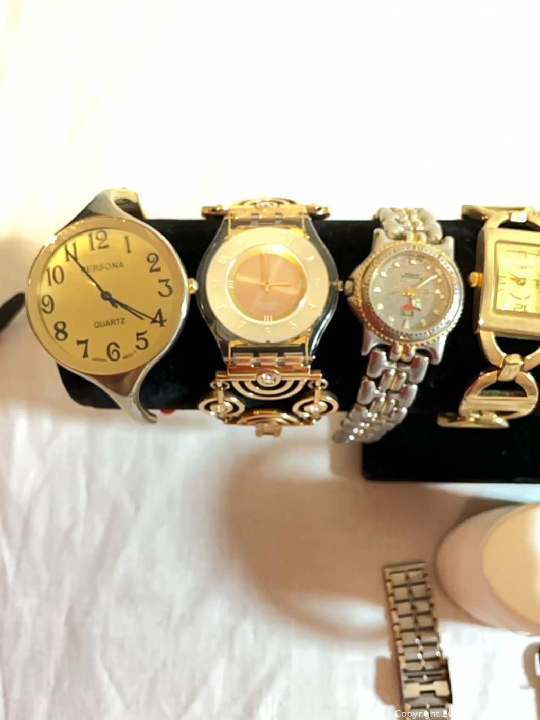 14 decorative metal band watches | Maxsold