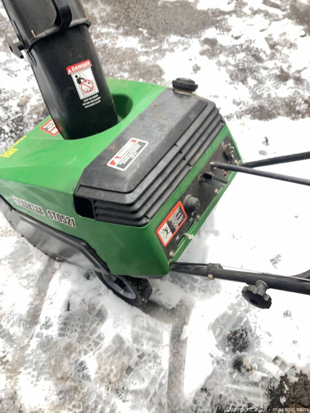 Frontier ST0 521 gas snowblower | Maxsold