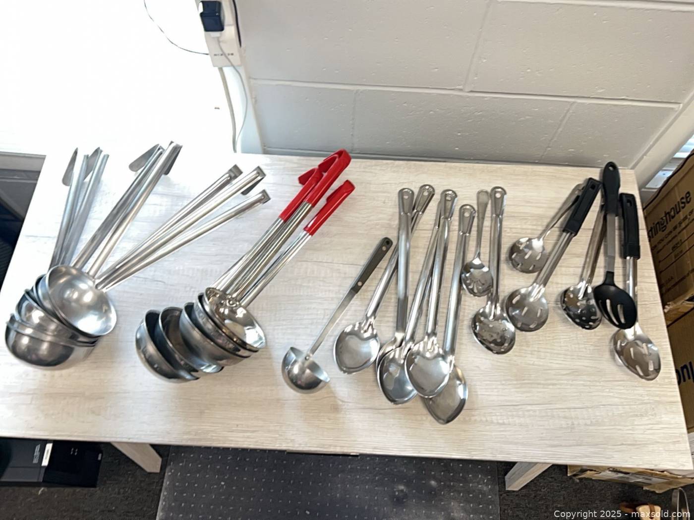 25 stainless steel serving ladles and spoons | Maxsold