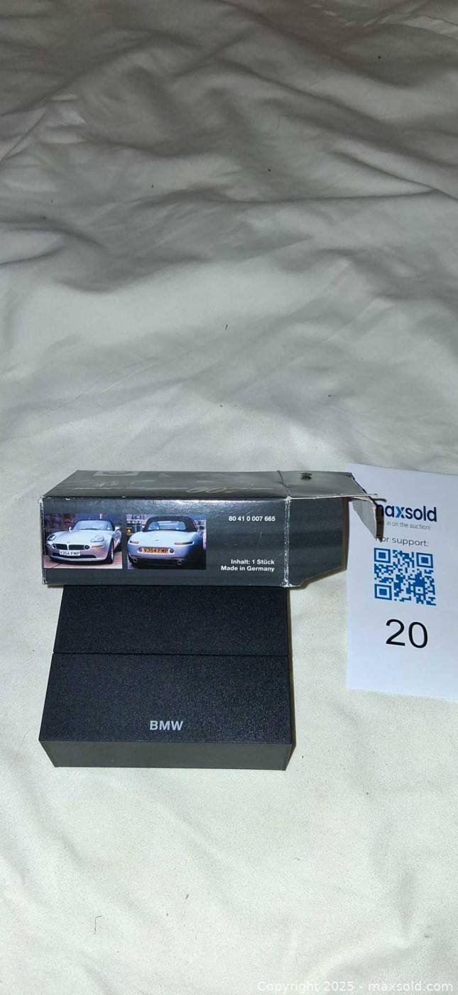 BMW James Bond 007 presentation box with model car | Maxsold
