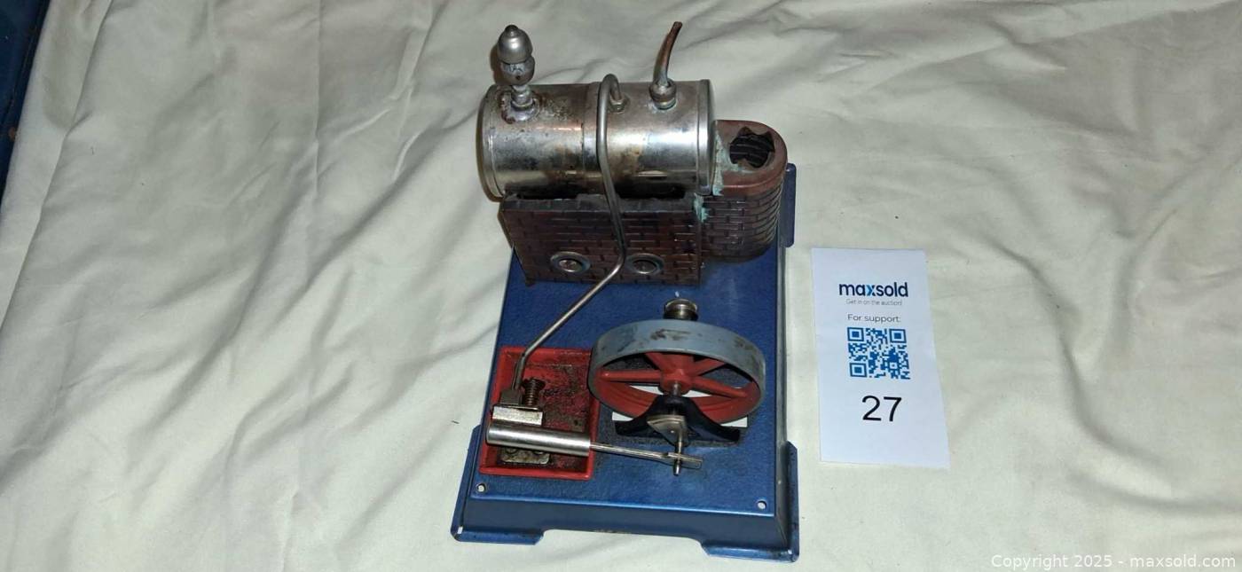 Tabletop stationary steam engine model | Maxsold