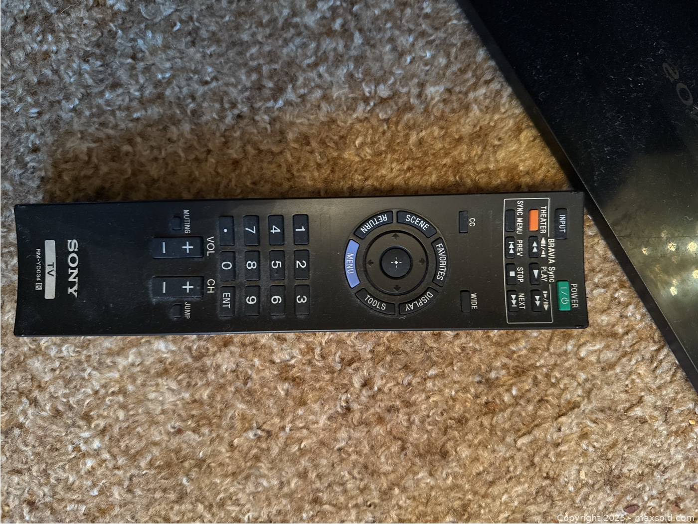 Sony KDL-40EX500 40" LED TV with remote | Maxsold