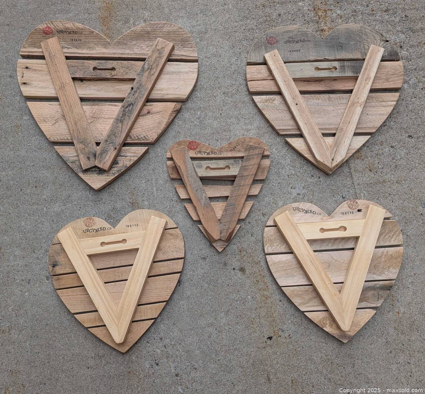 Five rustic wooden heart wall plaques | Maxsold