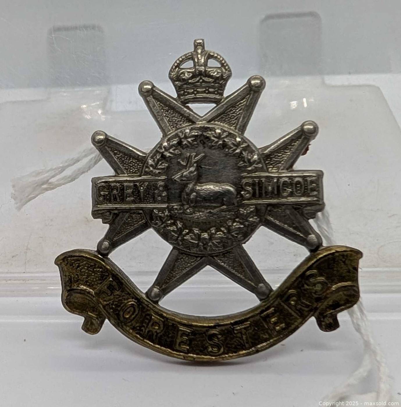 WWII Canadian Grey & Simcoe Foresters cap badge | Maxsold
