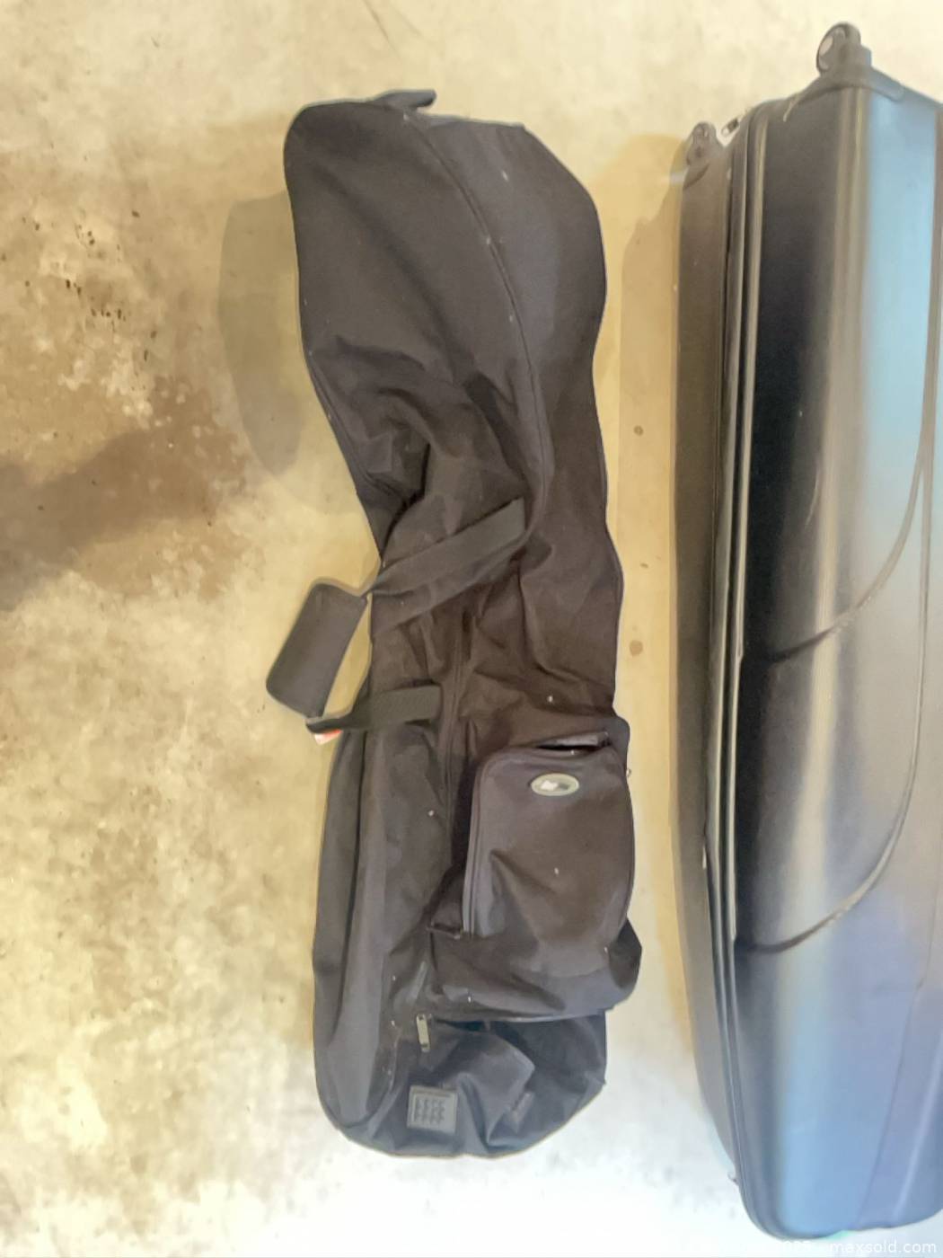 Hard shell golf travel case and soft golf bag | Maxsold